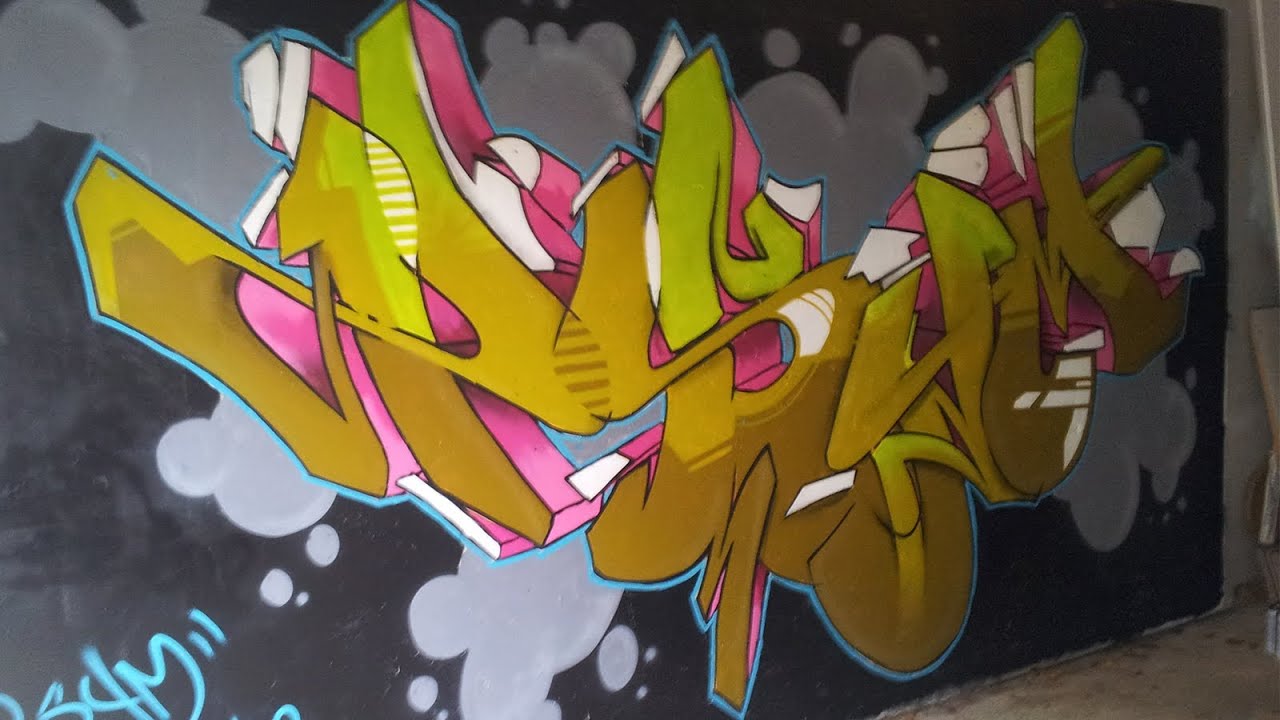 Legal graffiti wall bombing session // Graff sur mur"PSYM" (ironlak ...