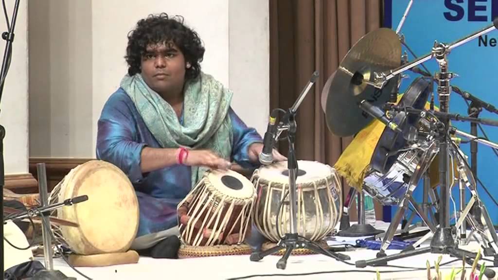 Sh. Deepak Maharaj and Pranshu Chatur Lal (solo) - YouTube