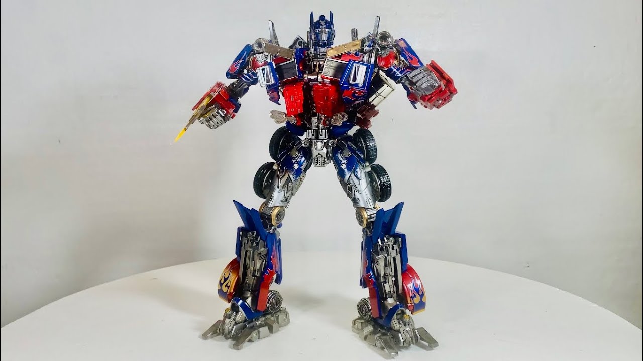 Wei Jiang Black Apple Optimus Prime(Bot mode) - YouTube