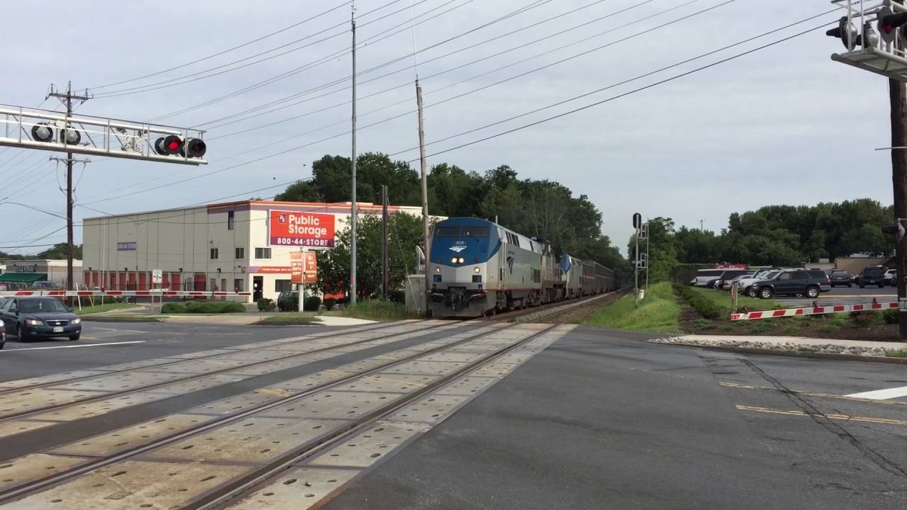 Amtrak 29 Capitol Limited with Dash 8 sandwiched - YouTube