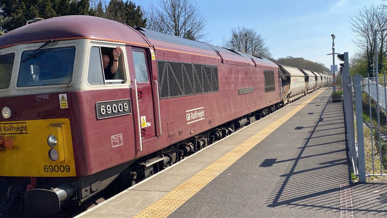 Look! 2 purple trains in one video! 170509 & 69009 “Western Consort ...