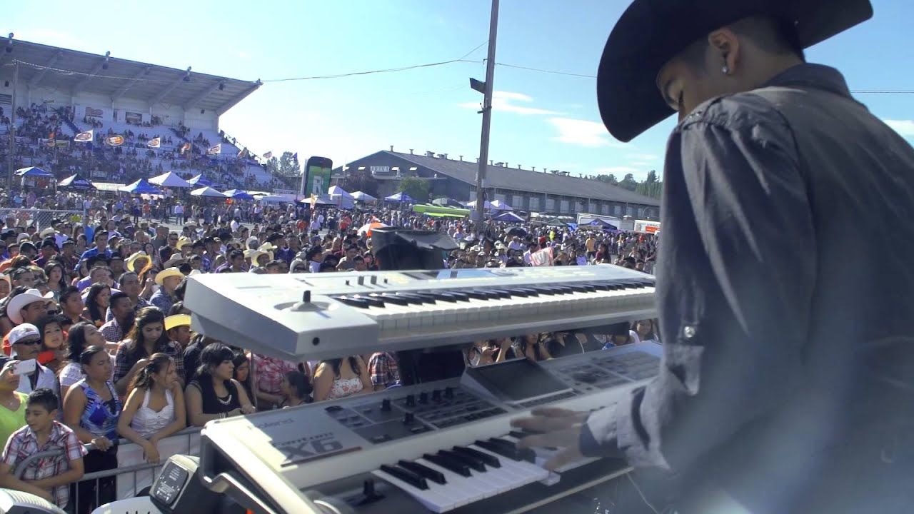 El MA y Su Nuevo Elemento En Vivo - YouTube