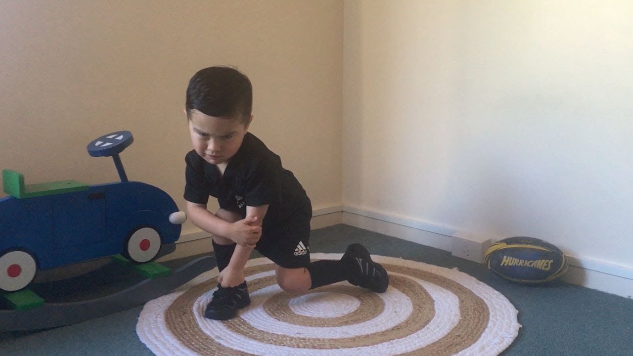 Adorable Toddler Does All Blacks Haka - YouTube