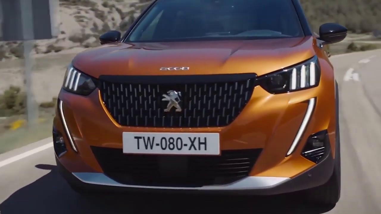 Peugeot 2008 vs Peugeot 3008 - YouTube