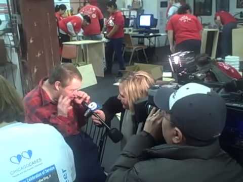 Chicago Cares volunteers at The Arts of Life - YouTube