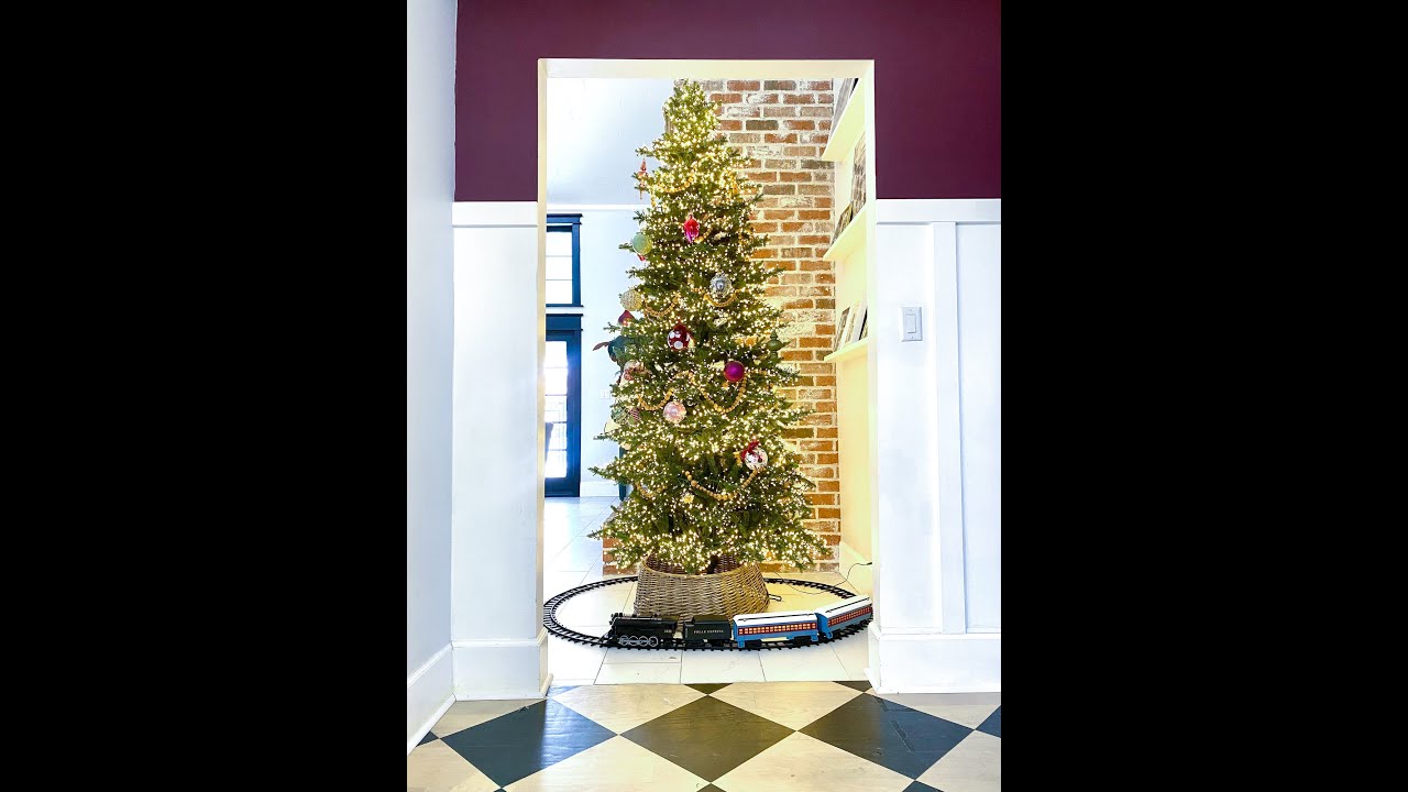 Christmas tree with OVER 10,000 Lights- Entryway Tree with Grandin Road ...
