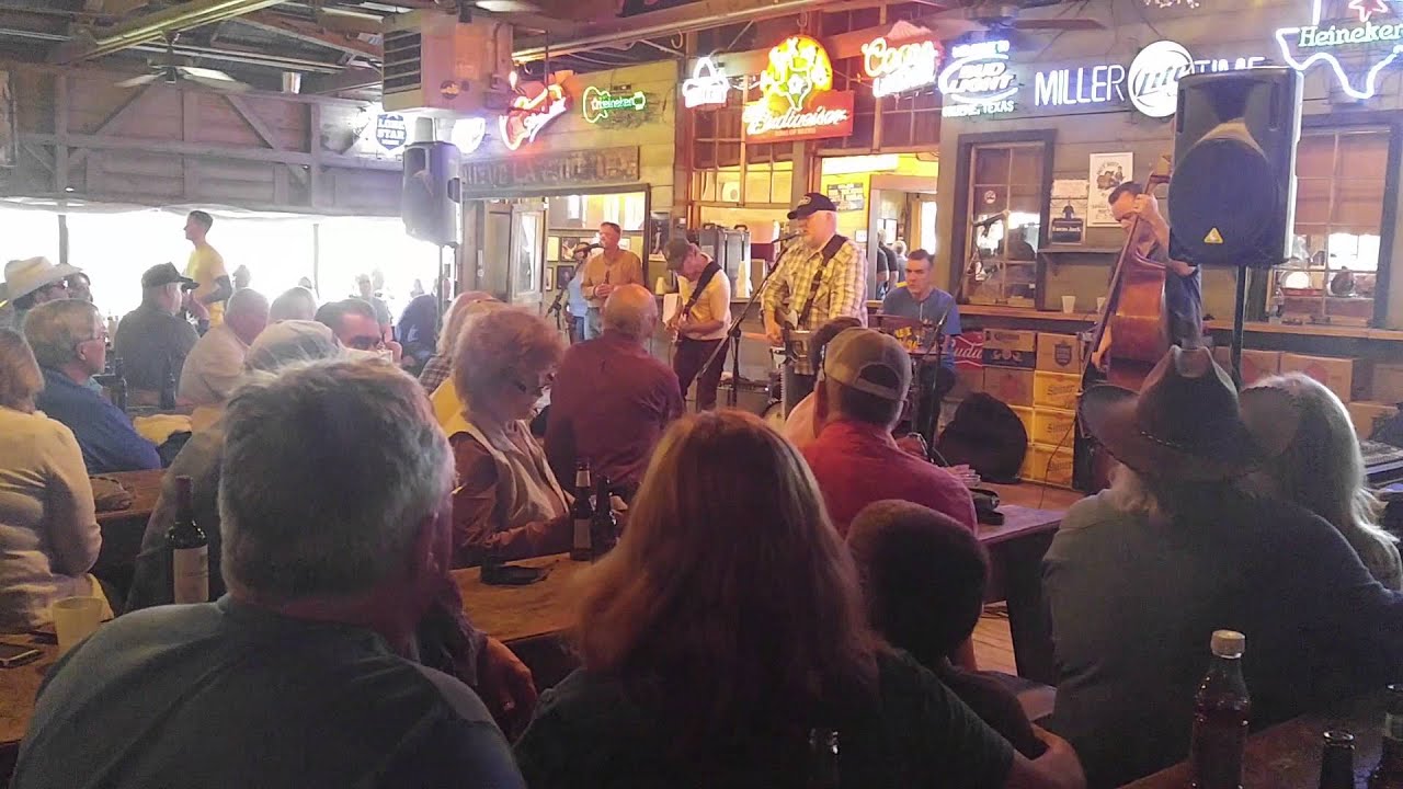 Flat top Jones at Gruene Hall. - YouTube