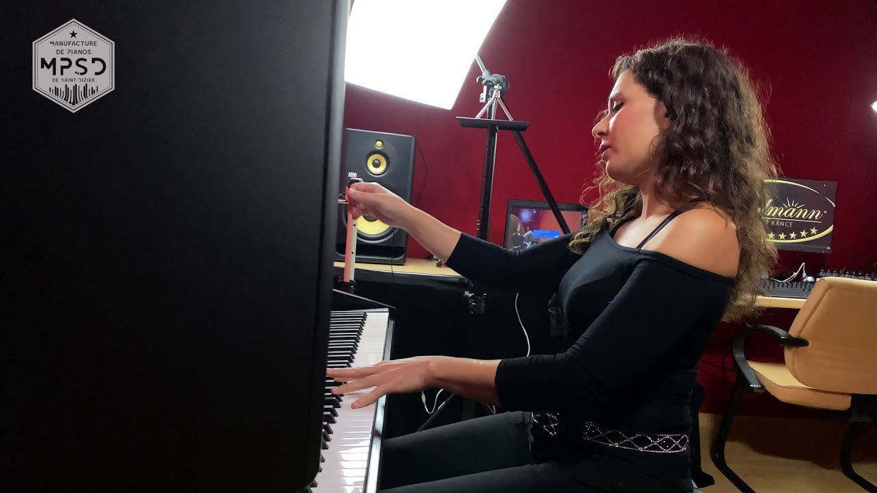 Stéphanie Elbaz teste le piano Olya (english subtitles) - YouTube