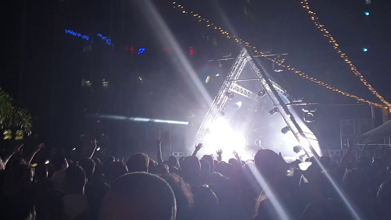 Yotto - Fire Walk @ Odd One Out tour, Sydney - YouTube