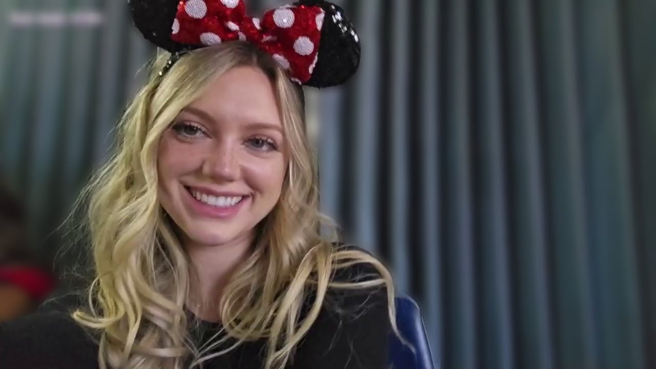 (July 28)[1/1 IRL] kimmee Disneyland with mhyochi and alexis !!! - YouTube