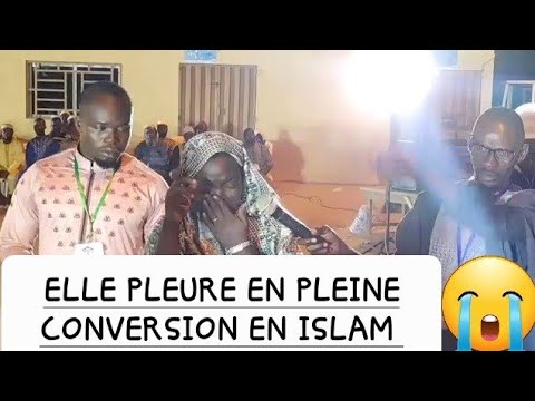 🔥🔥🔥 ALLAHOU AKBAR, Elle pleure d'émotions pendant sa conversion en ...