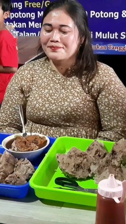 Mbak nisa 1 porsi 5 menit 3 jt. 2 porsi 15 menit 50jt. challenge bakso bagoes - YouTube