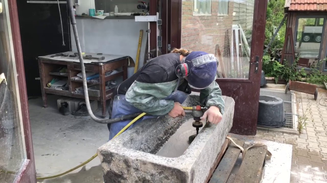 steenhouwerij Ambiance pompbak restauratie - YouTube