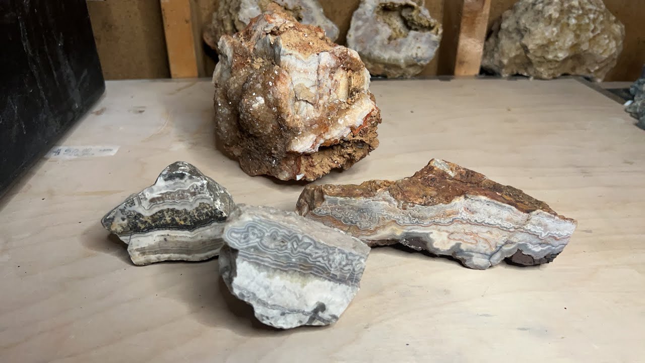 Slabbing some Crazy Lace Agate! | Cutting Agates with my Slab Saw - YouTube