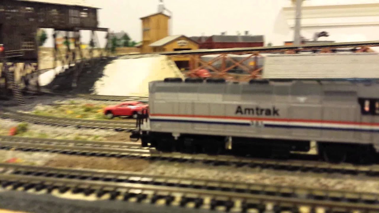 Lifelike N-Scale "non DCC ready" F40P with Sound and Working Ditch ...