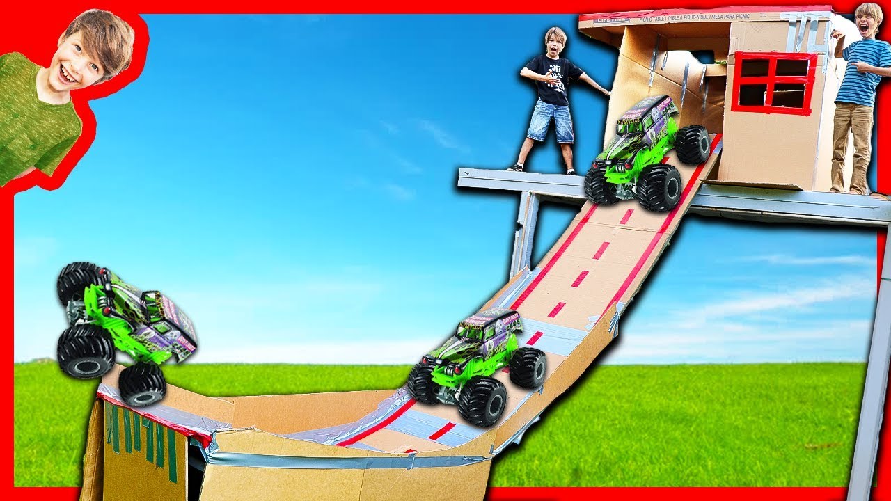 MONSTER TRUCK BOX FORT RAMP on the ROOF! - YouTube