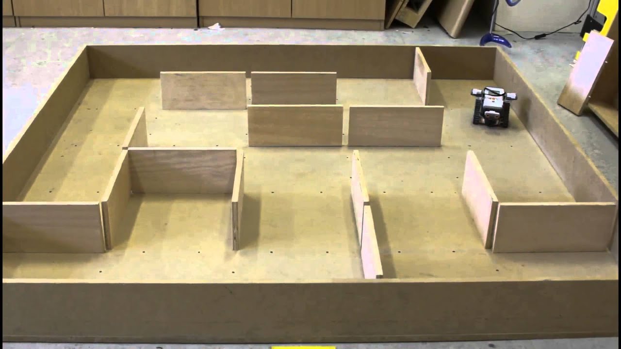 Robot maze mapping - YouTube