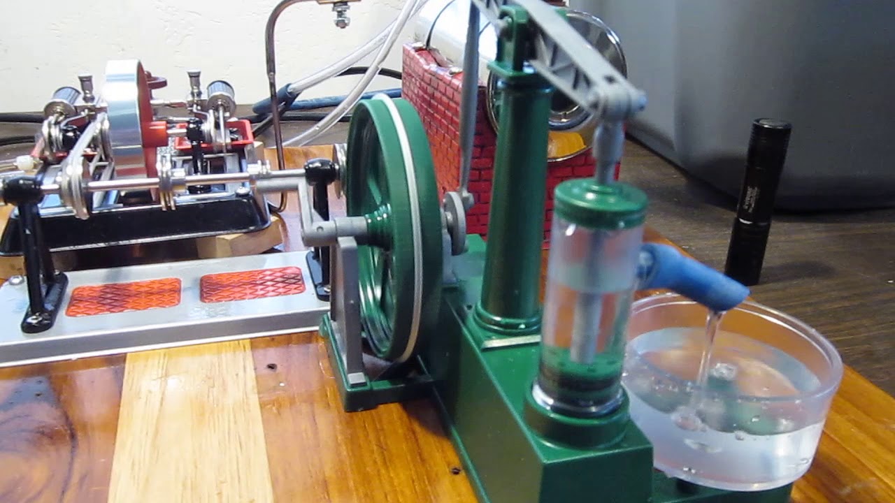 Wilesco D22 Steam Engine, Pumping Water - YouTube