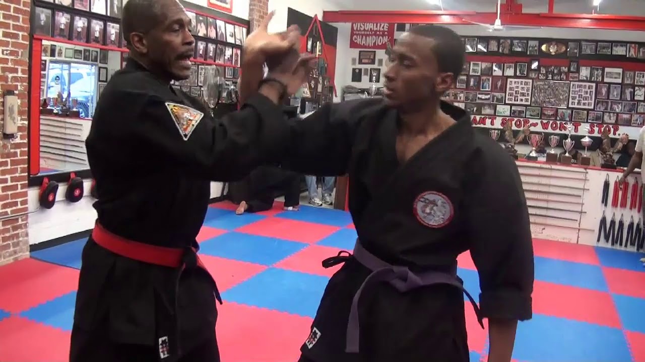 Urban Combat Sanuces Ryu Jiu Jitsu by Soke Haisan Kaleak - YouTube