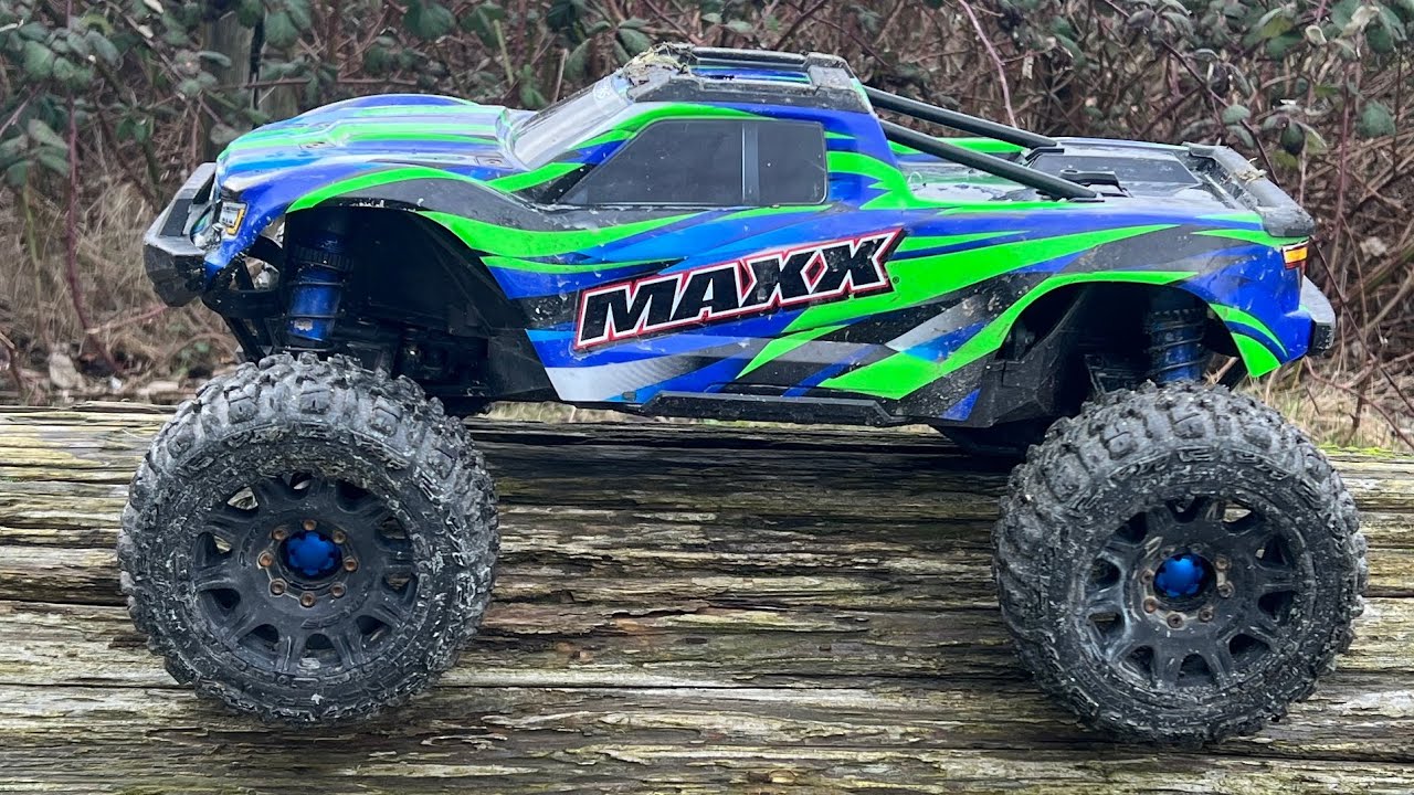First run of my Traxxas Maxx V2. Not sure what last owner did but so ...