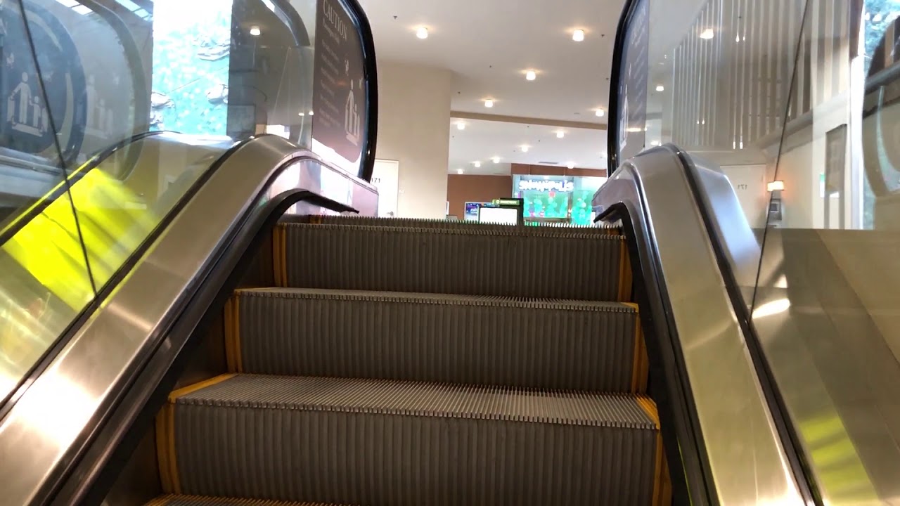 Kone Escalators #1 in Anaheim, CA - YouTube