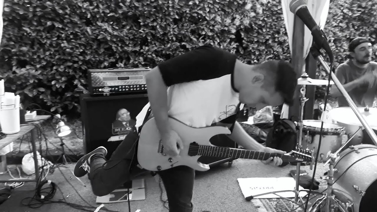 Begbie "Sensational mad" live - YouTube