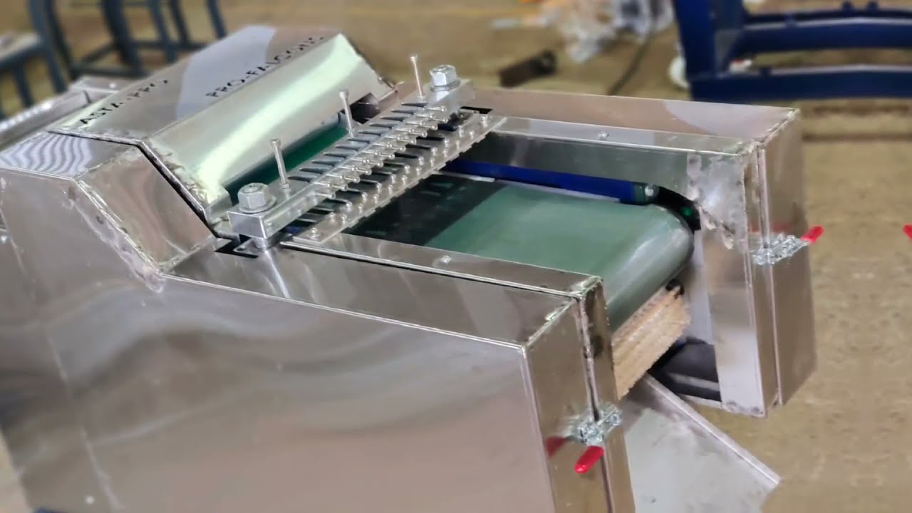 Automatic chicken cutting machine - YouTube