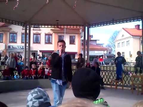 Erik Rapp-someone like you (cover) Leksand 30/4-12 - YouTube