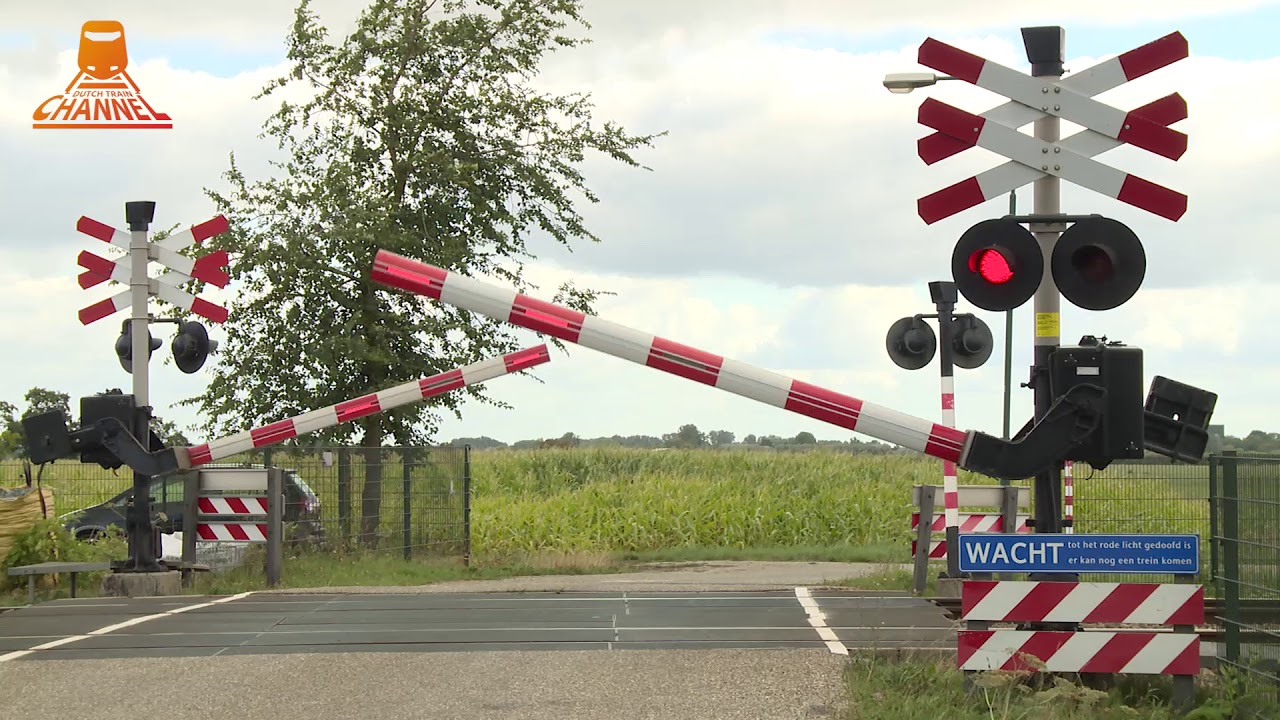 DUTCH RAILROAD CROSSING - Schalkwijk - Achterdijk - YouTube