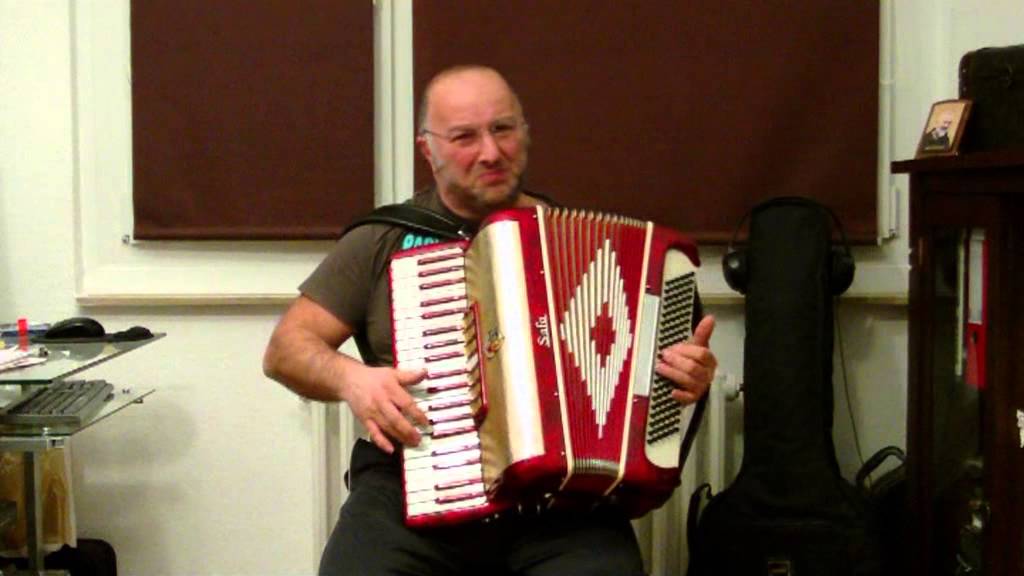 Mazurka Manchese (Autore: Michele Inserra) - Giovanni Inserra.mpg - YouTube