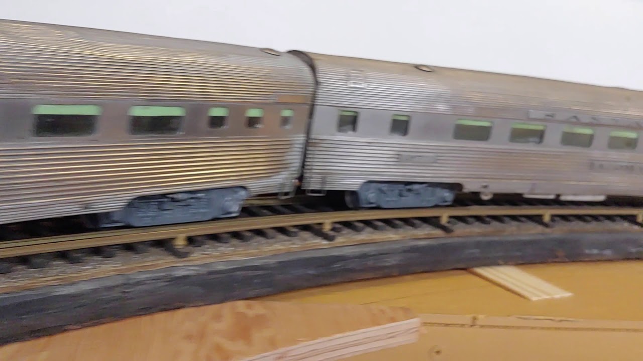 Minton Cronkhite O scale electric train cars from MSI - YouTube