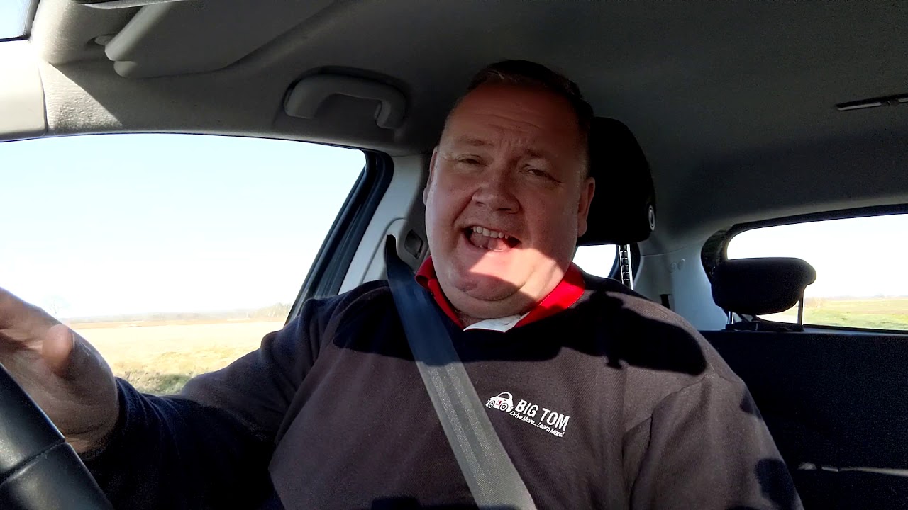 Reverse parallel park steering - YouTube