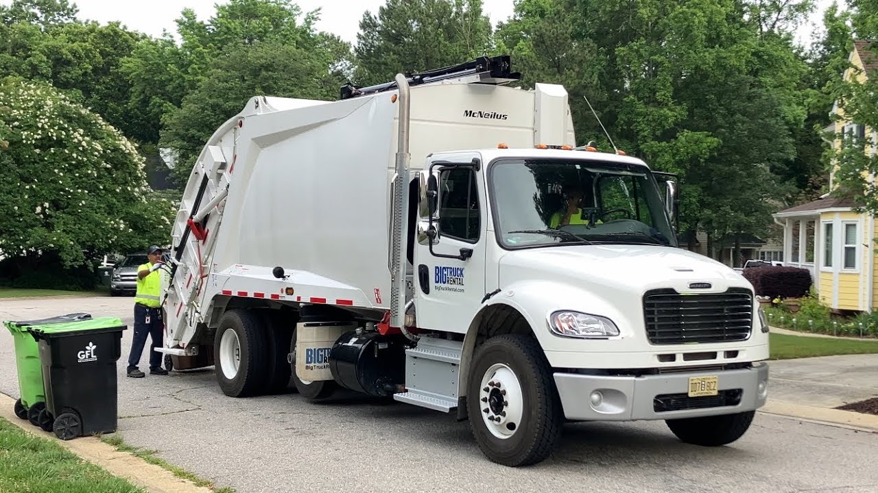 RENTAL McNeilus Rearloader on Yard Waste for Holly Springs - YouTube