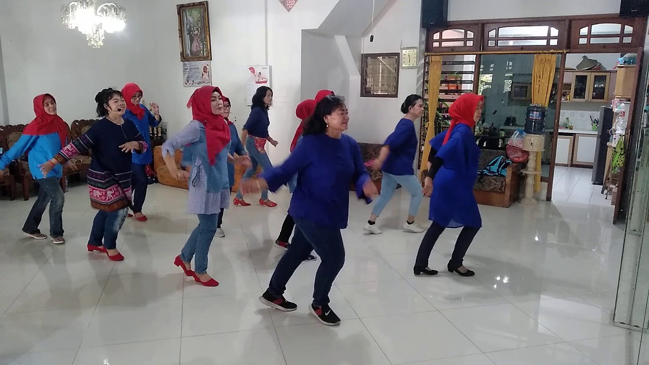 CHOKA CHOKA LINE DANCE CORWO BY ANDRIO - YouTube
