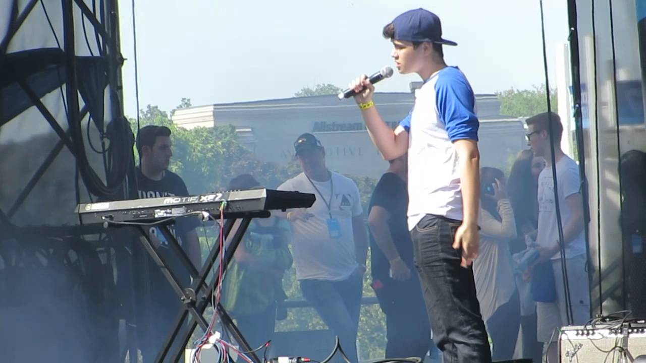 SEBASTIAN OLZANSKI @ DIGIFEST TORONTO - YouTube