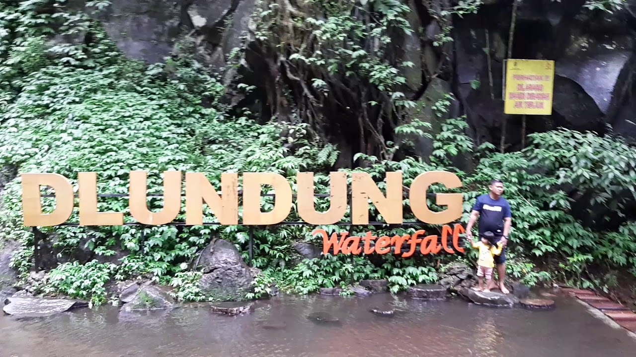 Pergi ke air terjun dlundung waterfall - YouTube