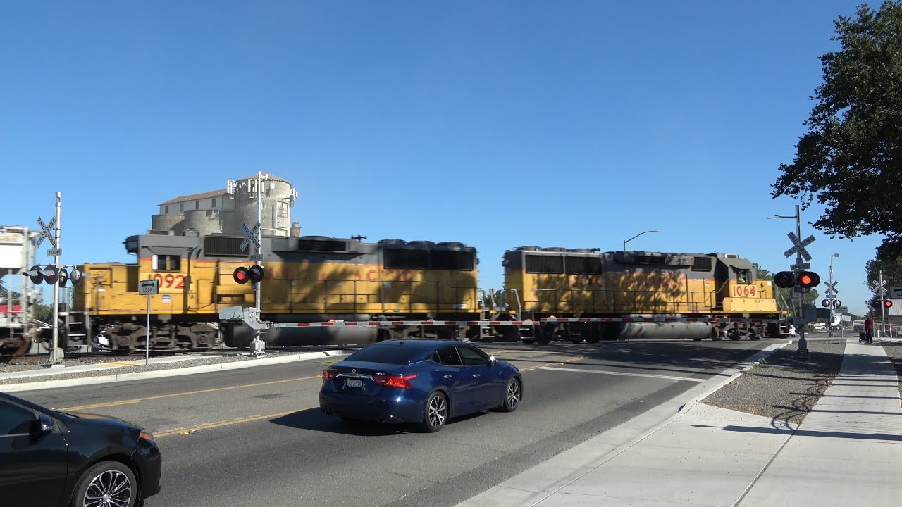 UP 1064 LRJ48 Local West - (CA 113) N 1st St. Railroad Crossing, Dixon ...