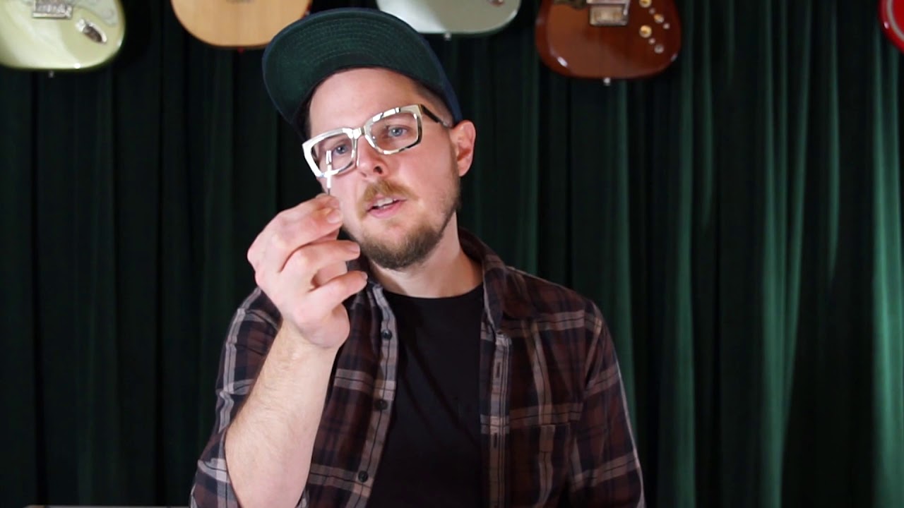 How to change strings with vintage LSR Tuners - YouTube