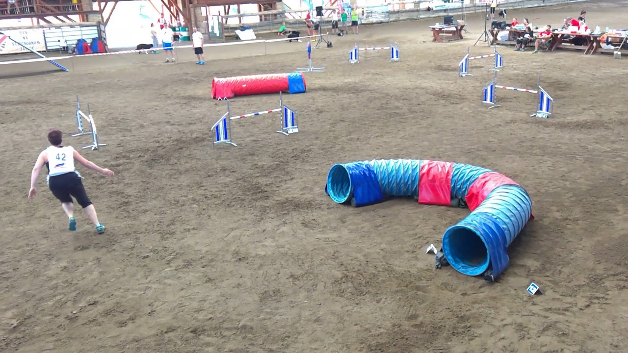 180813 Cube jumping 4 - YouTube