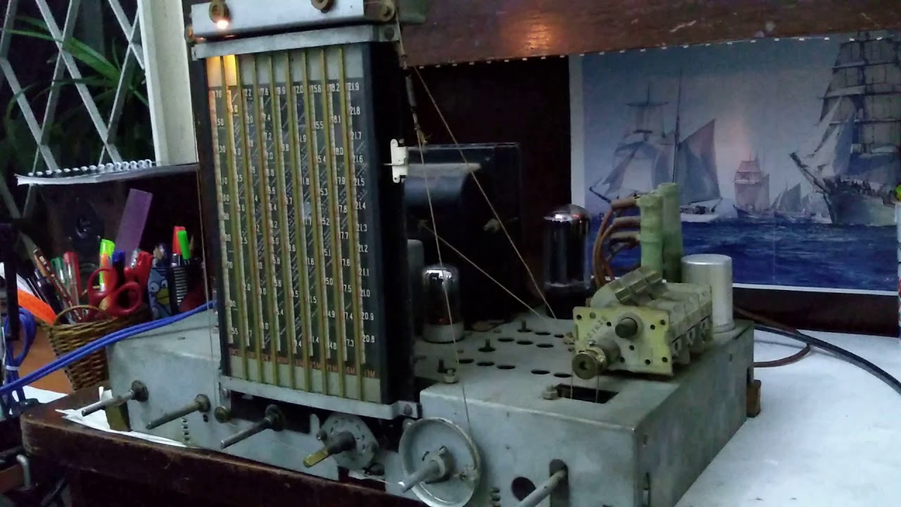 Philco Tropic Valvular Amplifier Radio - YouTube