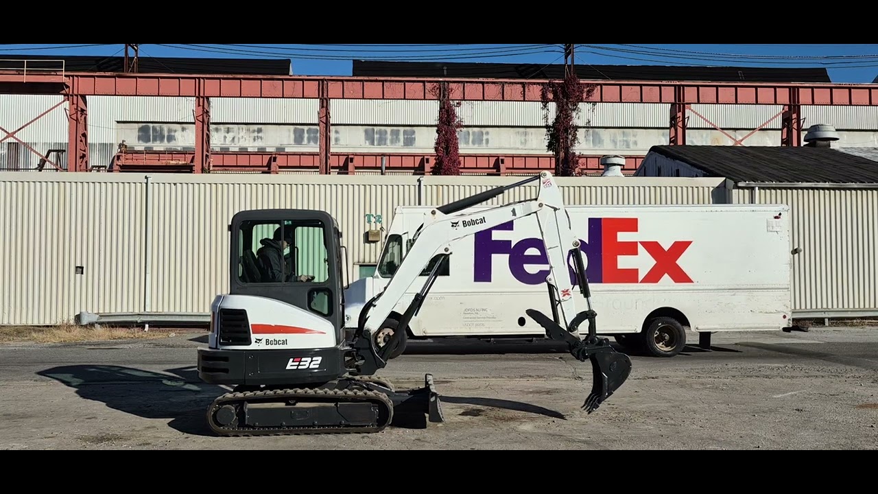 Bobcat E32 (433) 10.27.25 - YouTube