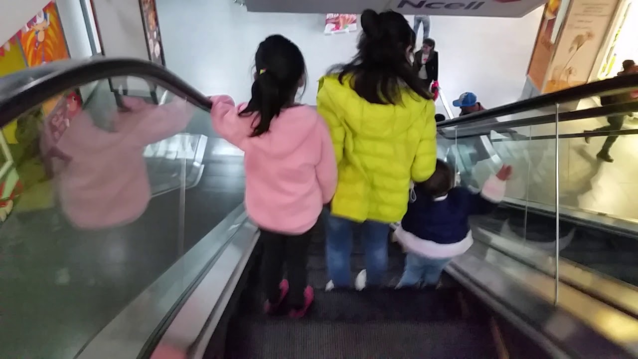 Enjoying @ Labin Mall - YouTube