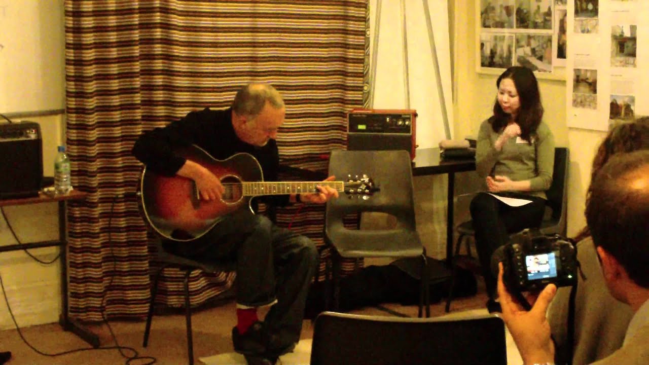Steve Machin plays 'Laura's Song' live. Solo guitar. - YouTube