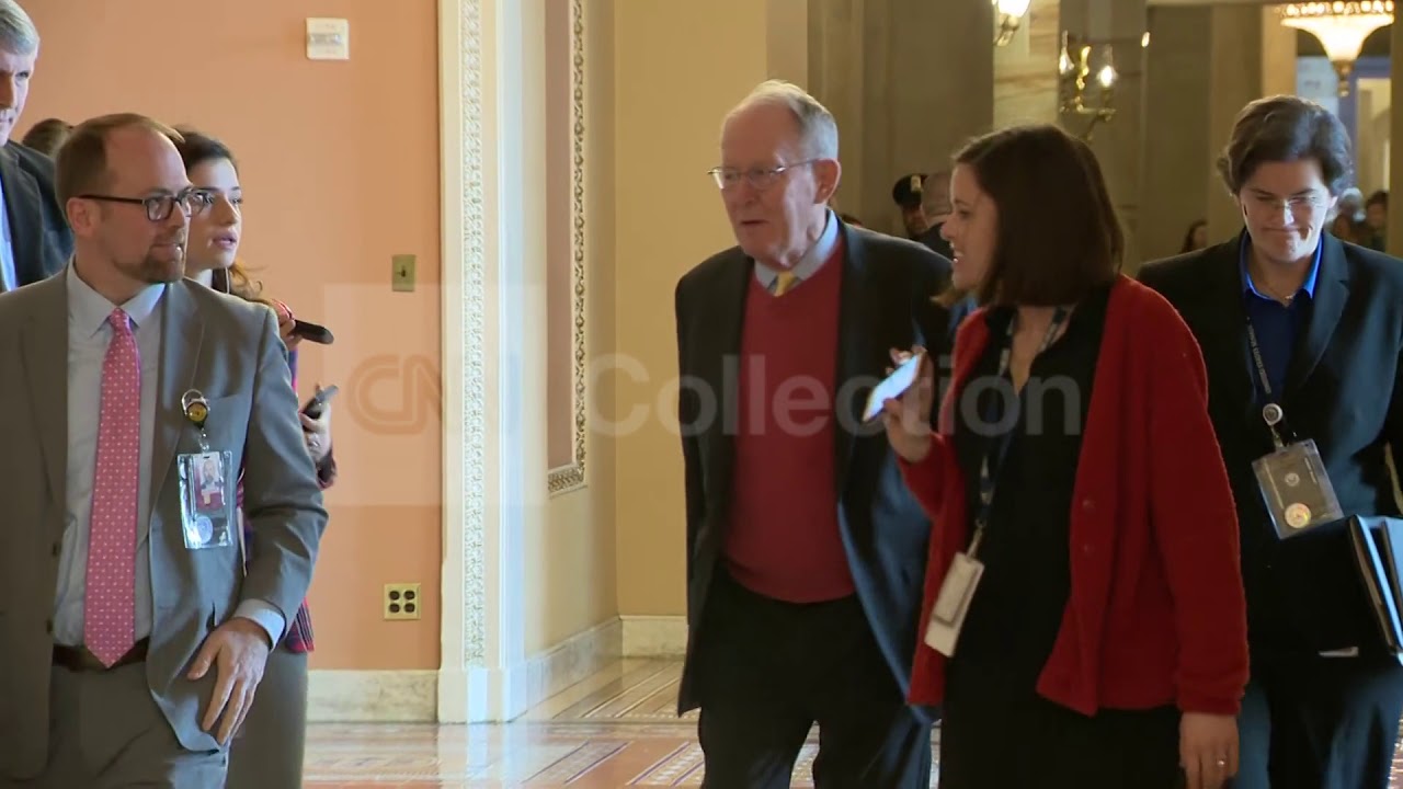 Senator Lamar Alexander arrives for Trump impeachment trial - YouTube