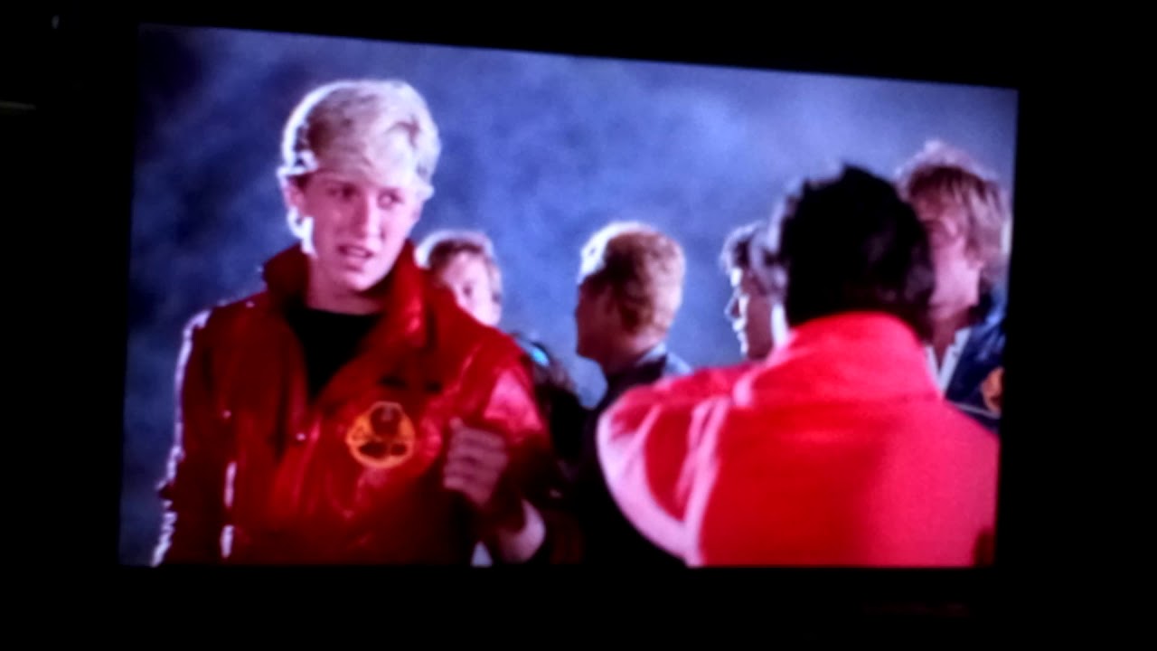 Cobra kai / karate kid / Johnny vs Daniel at the beach - YouTube