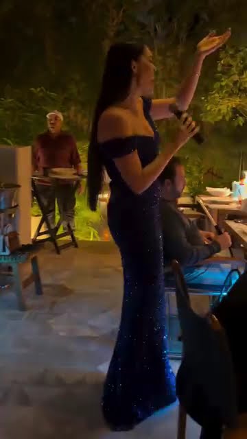 Amanda Singer - The UAE Events - YouTube