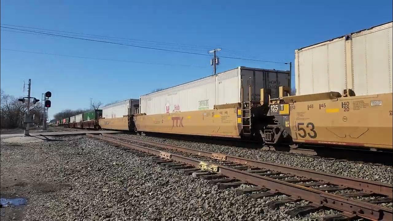 NS 7252 Leads NS 264 At Porter Indiana - YouTube