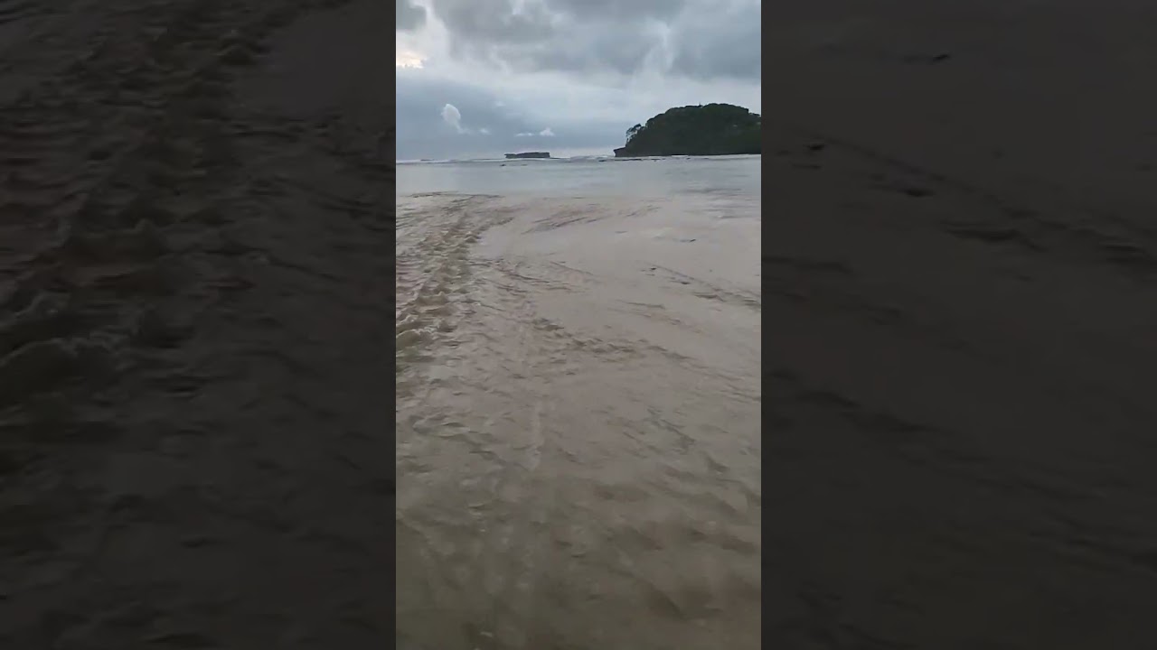 Keindahan Pantai Balekambang Malang Selatan Youtube