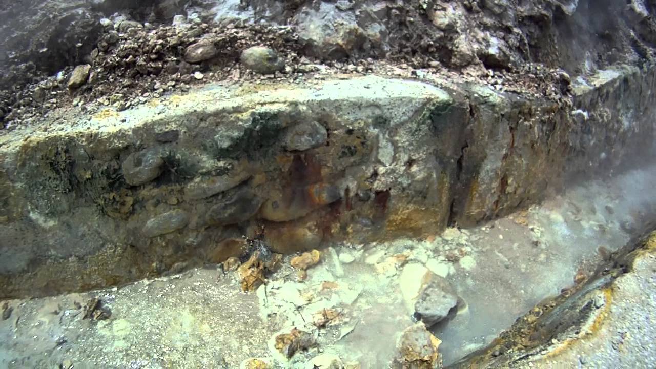 Valencia Sulfur vents - YouTube