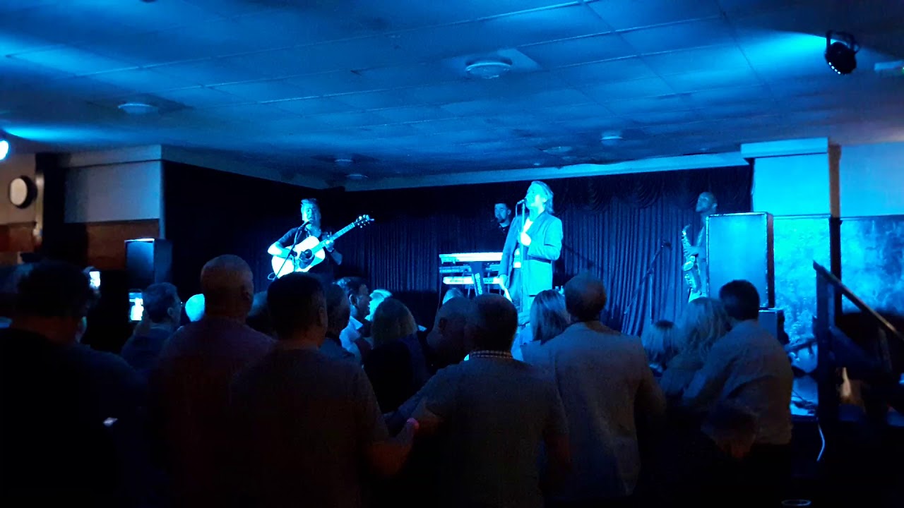 China crisis Christian live at longlands club in Middlesbrough - YouTube
